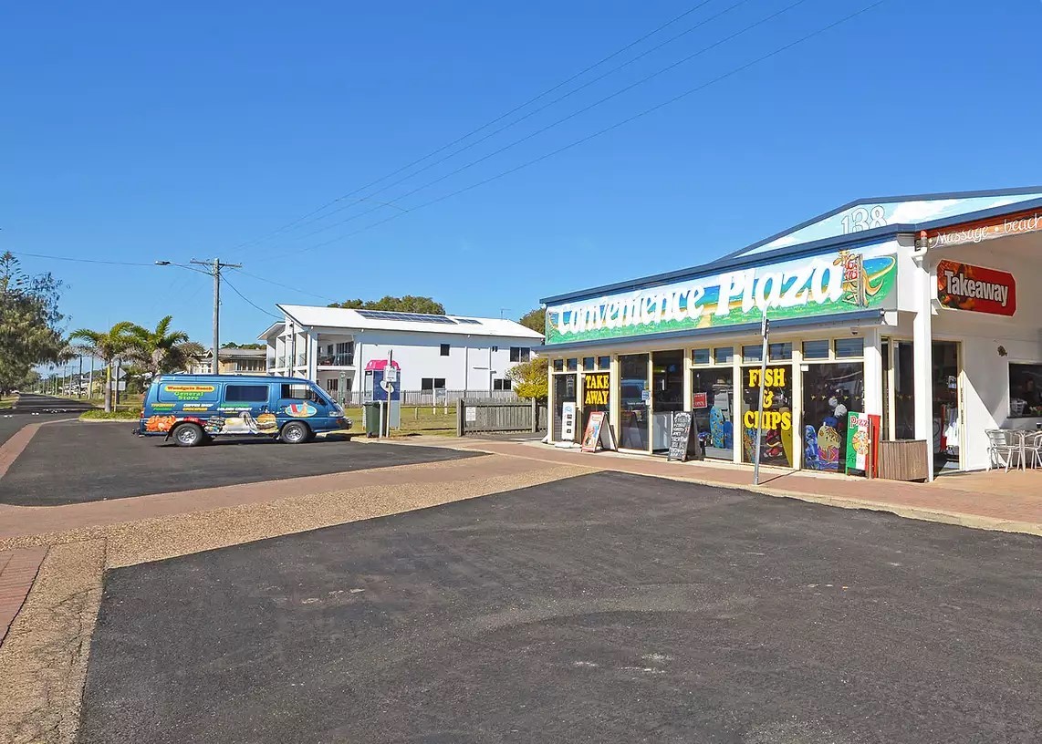 A1 Realty Woodgate Beach Best Holiday Accommodation - WATERFRONT ...