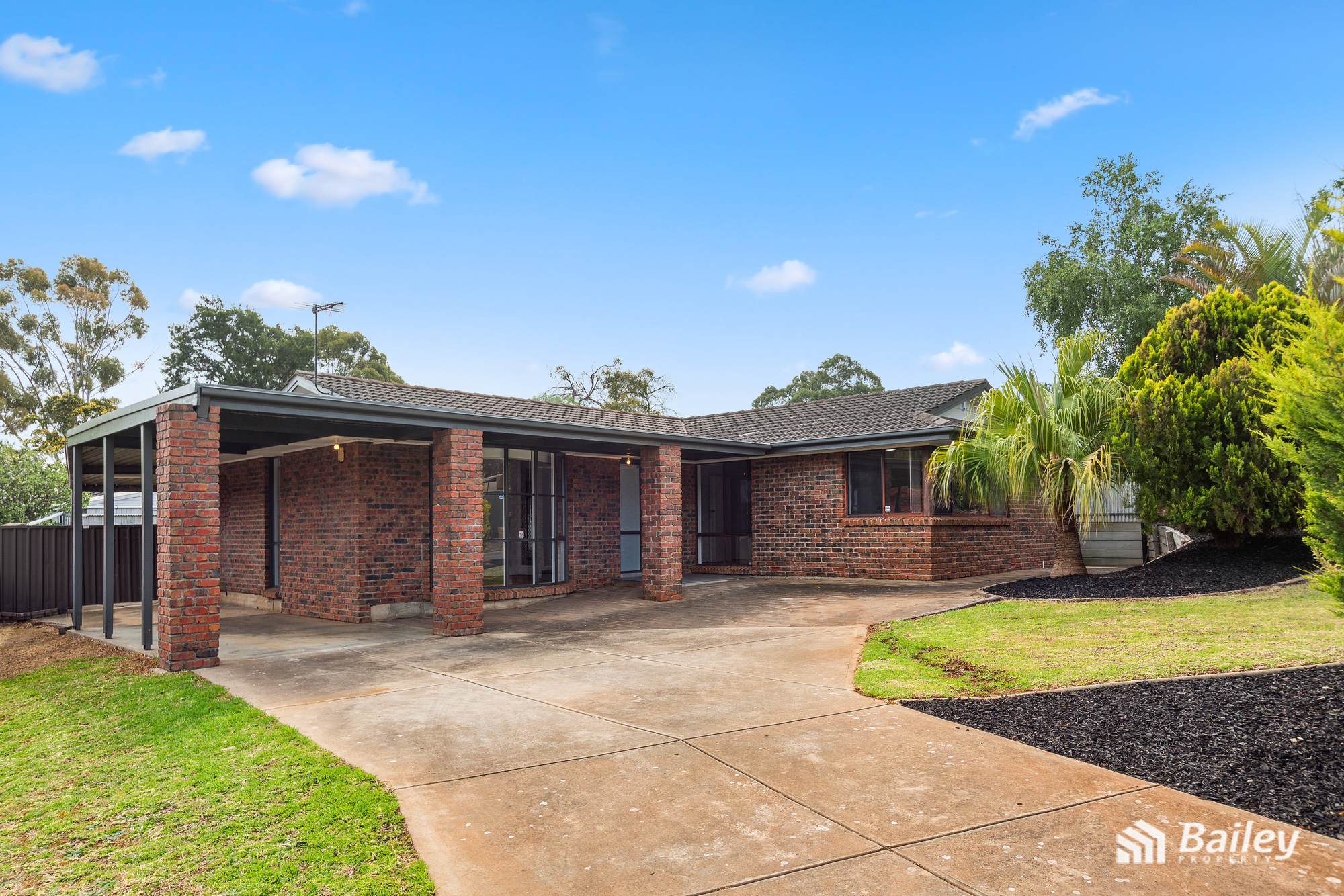 Bailey Property - Family home with gardening included!