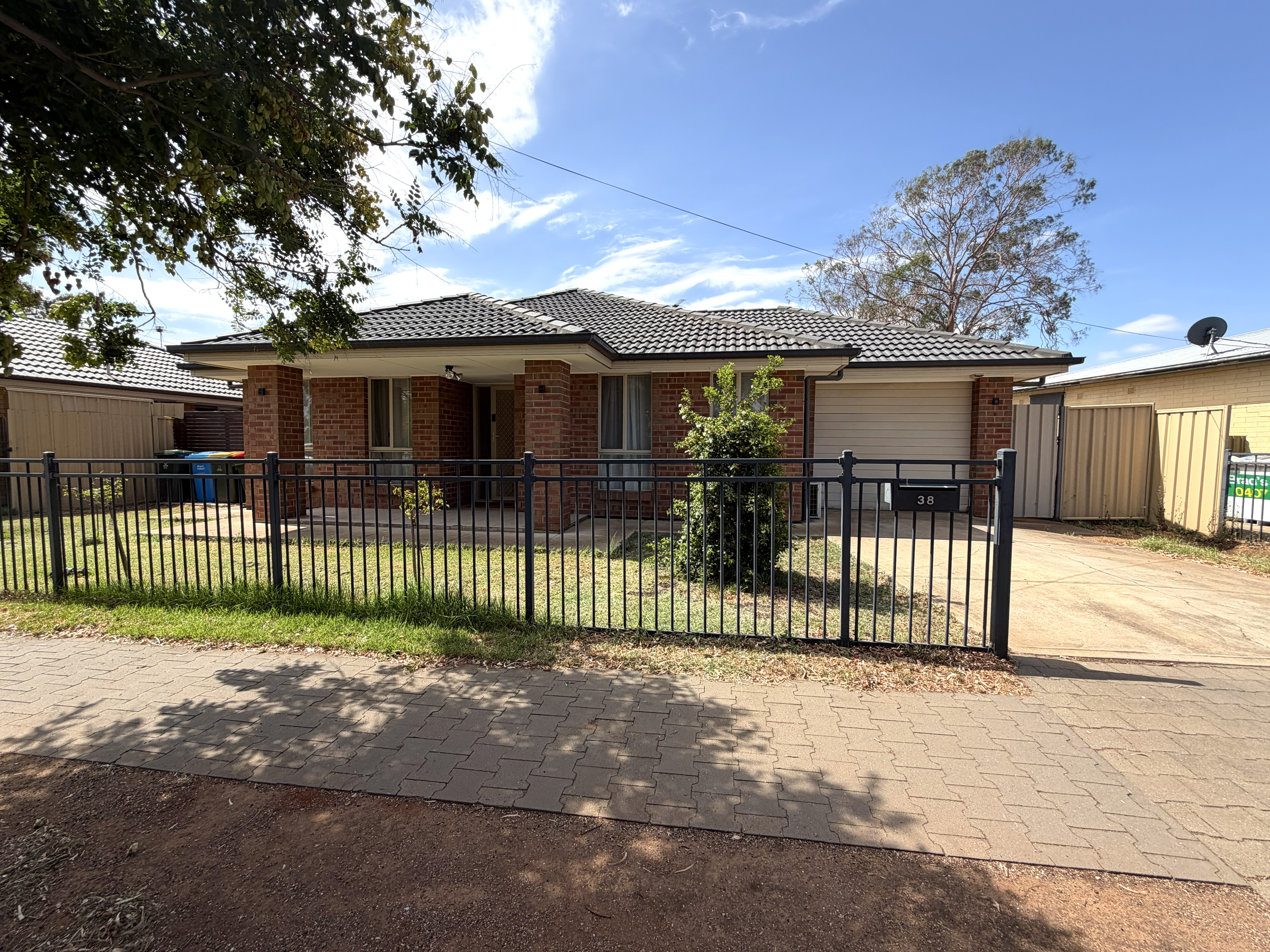 Bailey Property - Spacious & Modern 3 Bedroom Home in Convenient Location!