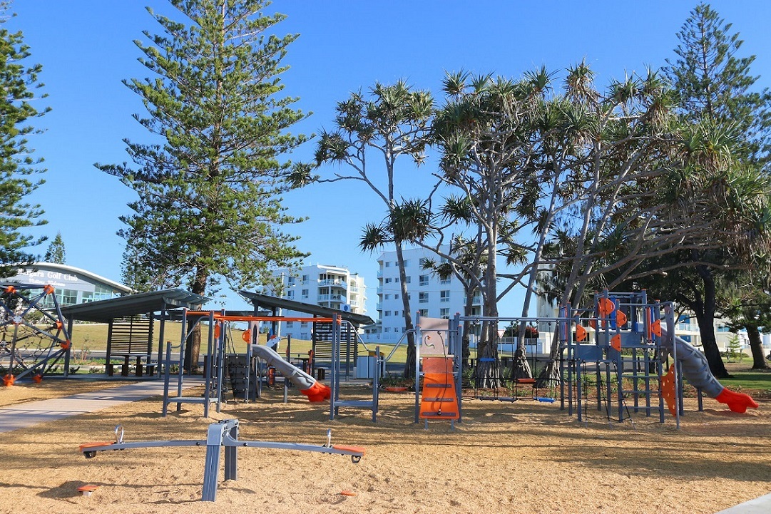 Bargara Real Estate - BARGARA OCEAN AND GOLF COURSE VIEWS.