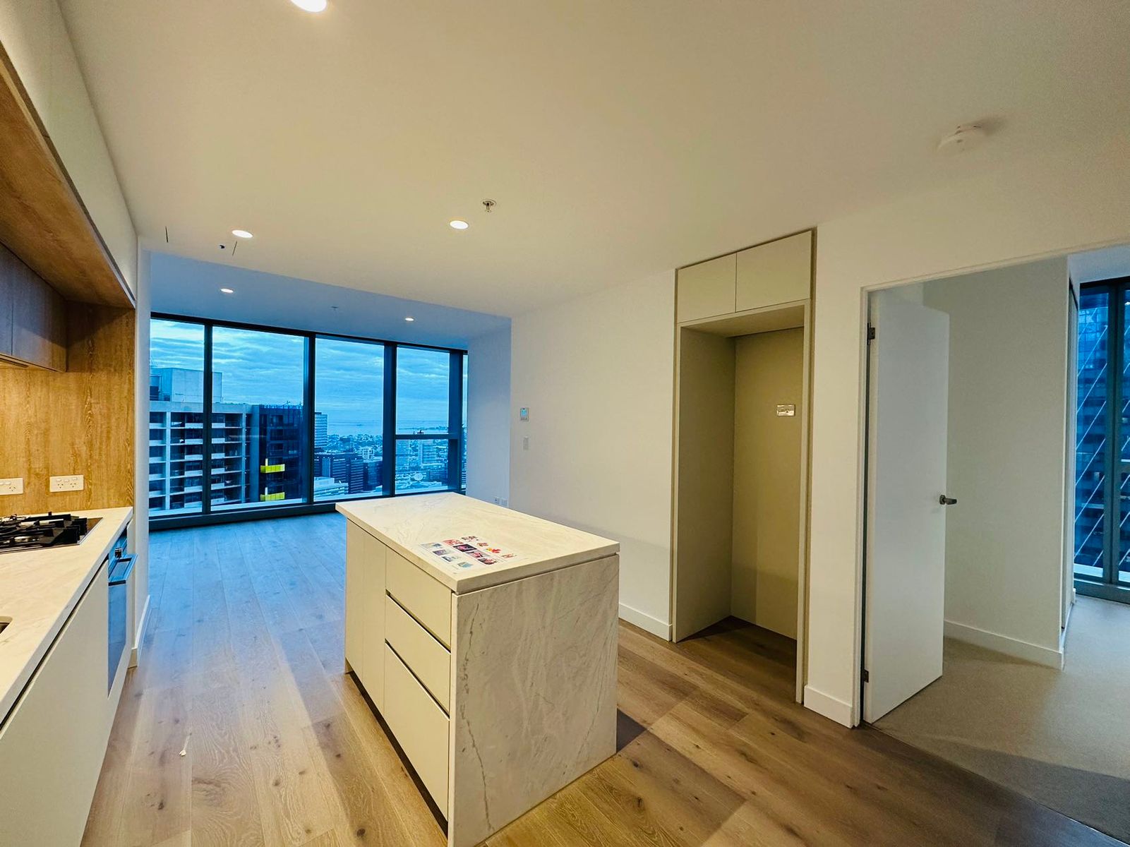 West Side Place - Luxury Residence with great ocean view - BigginScott