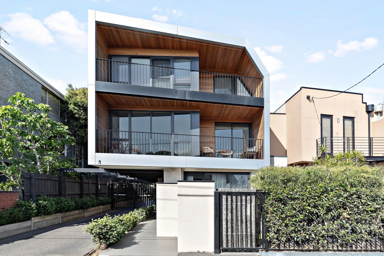 Architect-Designed Boutique Apartment With An Abundance Of Natural ...