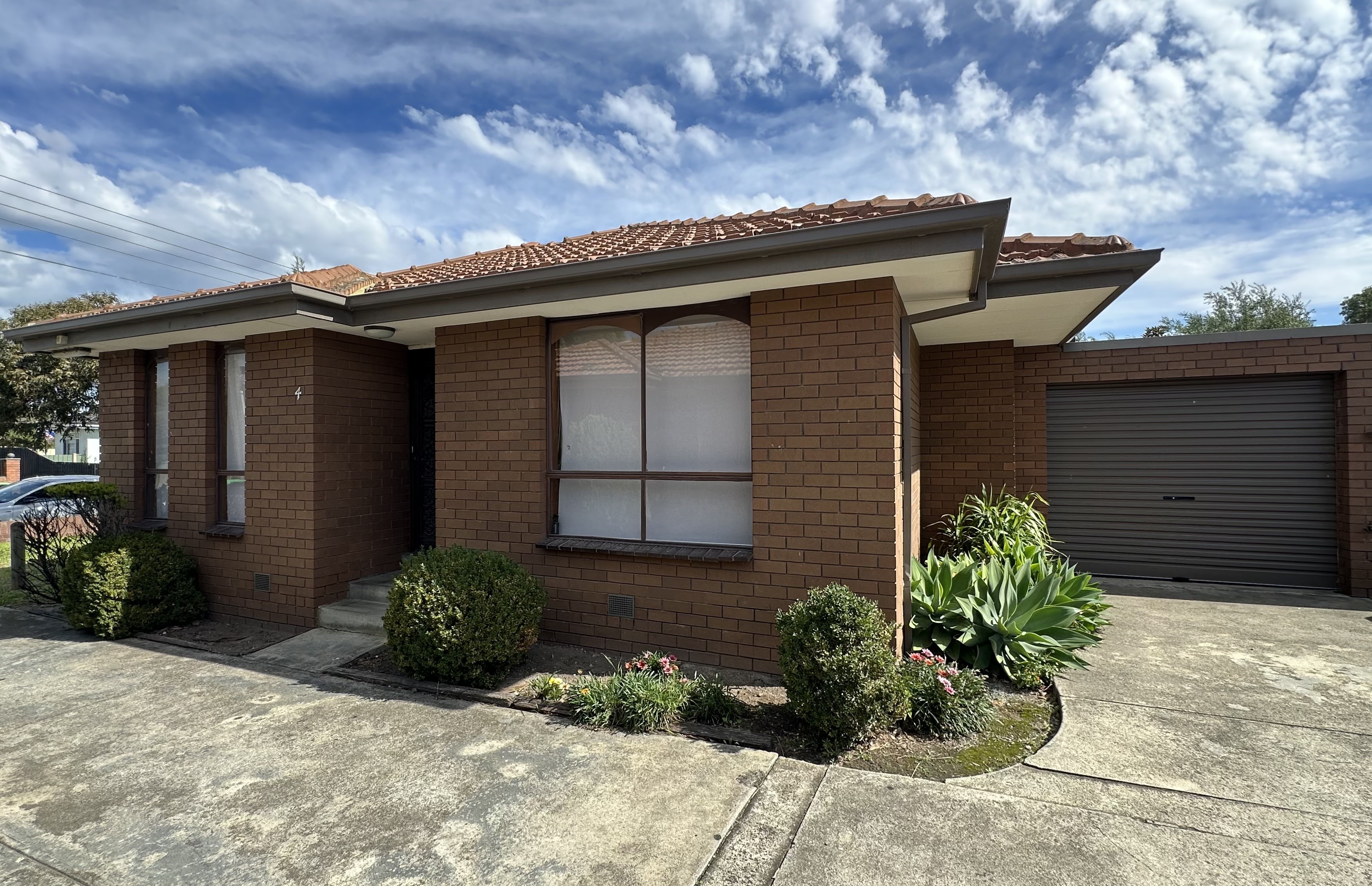Neat & Convenient Living in Prime Fawkner Location - BigginScott