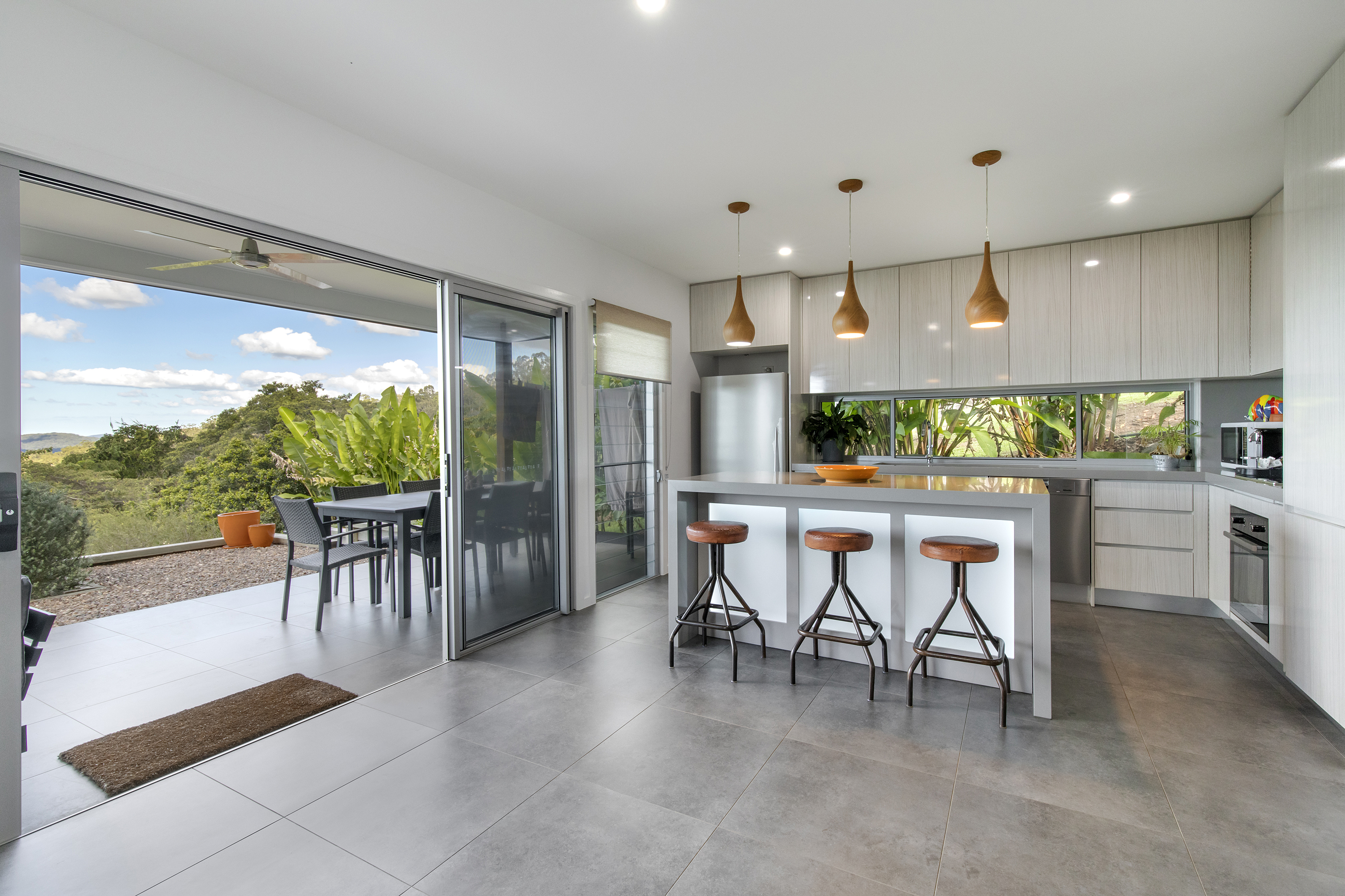 David Berns Real Estate - “FAMOUS ARTISTS HOME” PARALLEL TO THE COAST ...