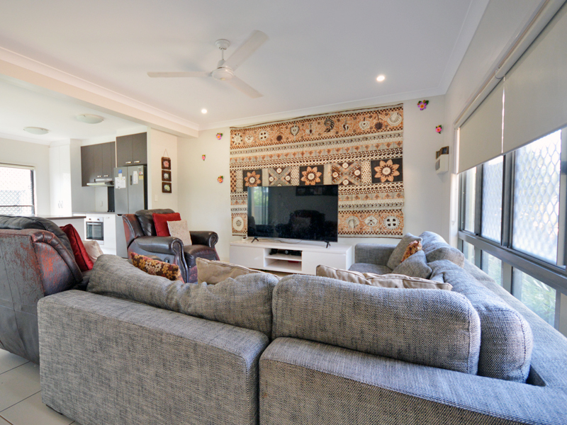 Deborah Duffy Estate Agent - GREAT TOWNHOUSE IN AN EXCELLENT COMPLEX!