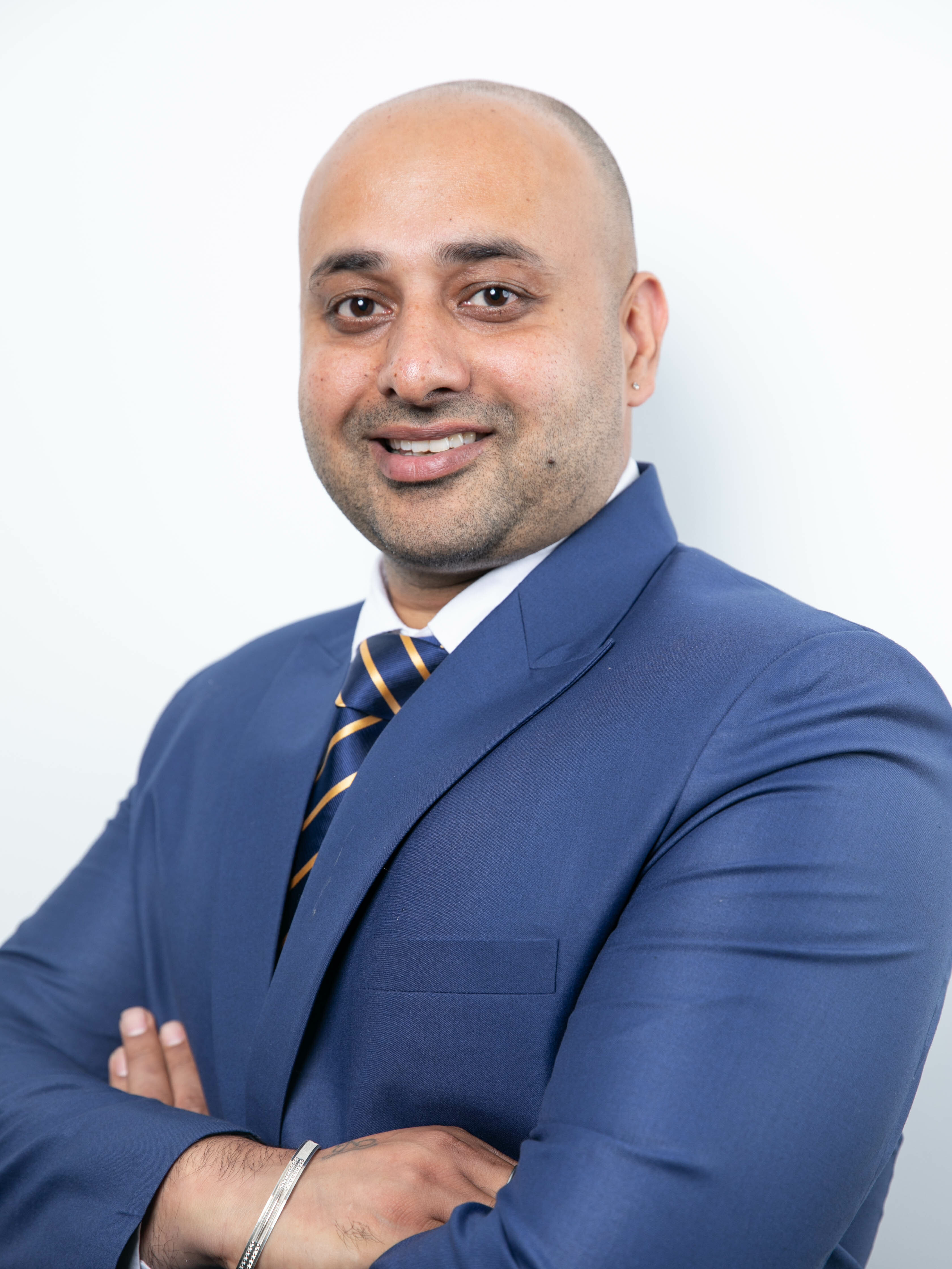 Consultant - Karan Gill - Director - Fortune Properties and Business Sales