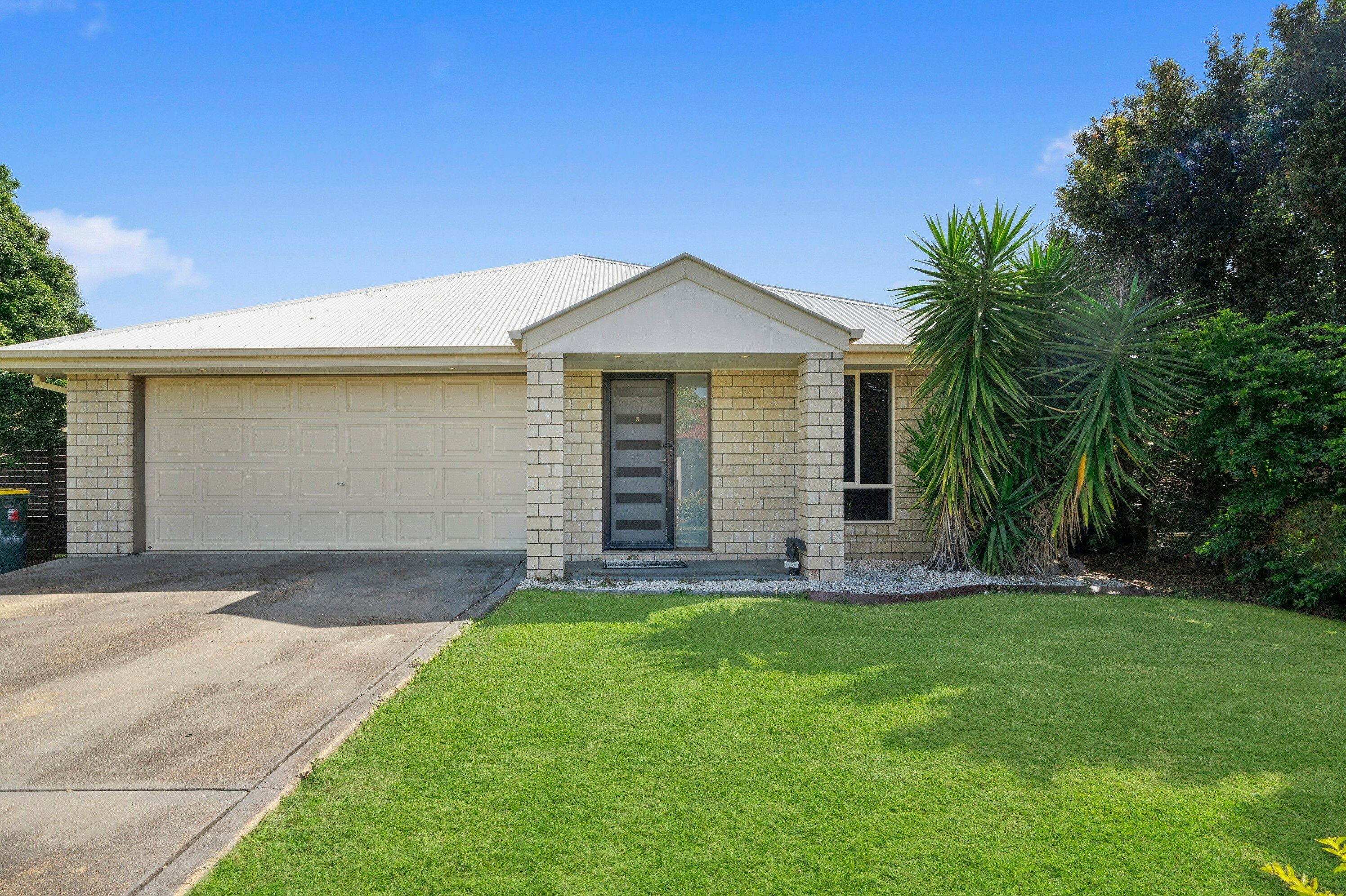 Spacious 4-Bedroom Home With Shed! Walk To Shops, School, Hospital ...