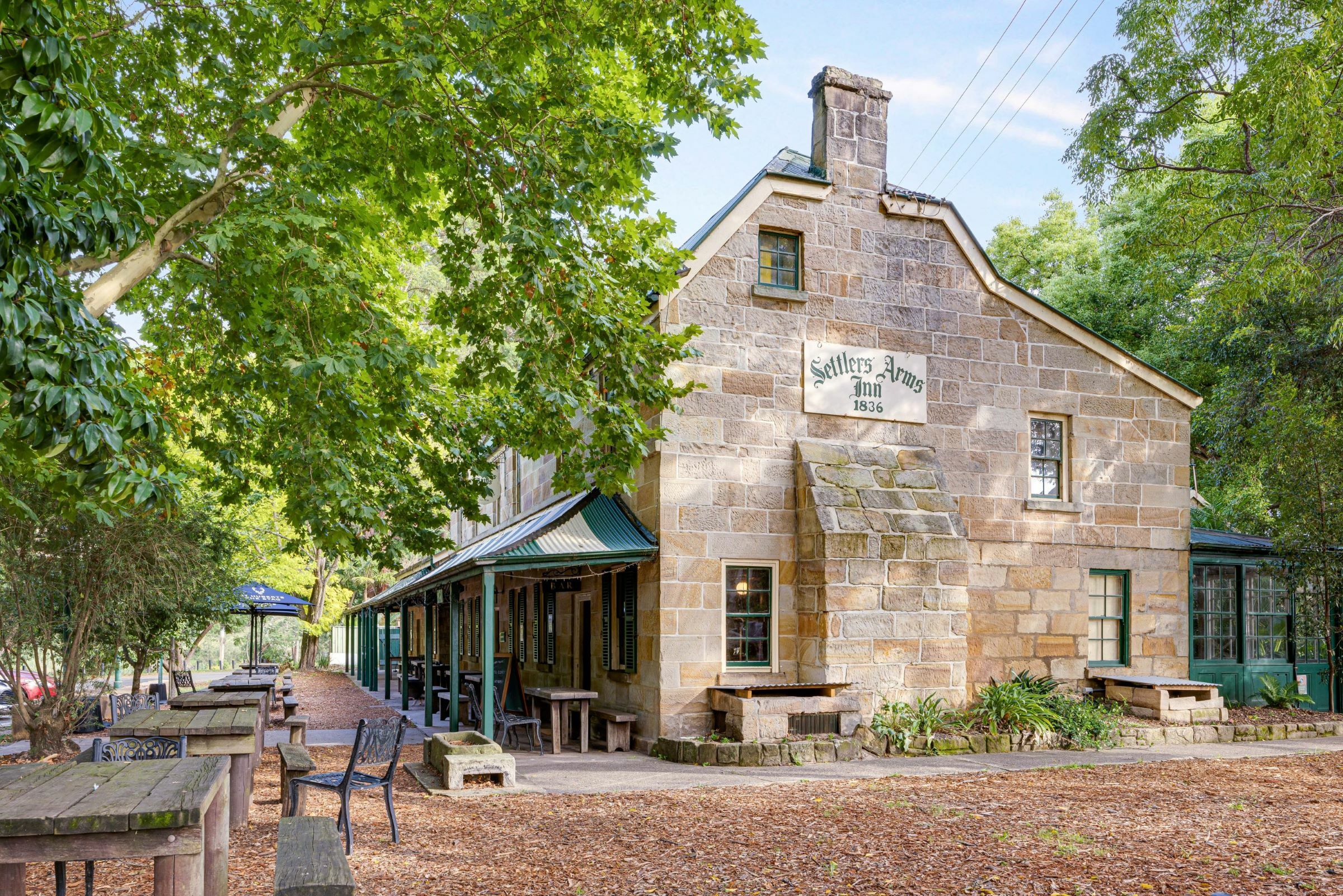 "St Albans Pub" the Settlers Arms Inn Circa 1836 - Vella Iverson Real ...