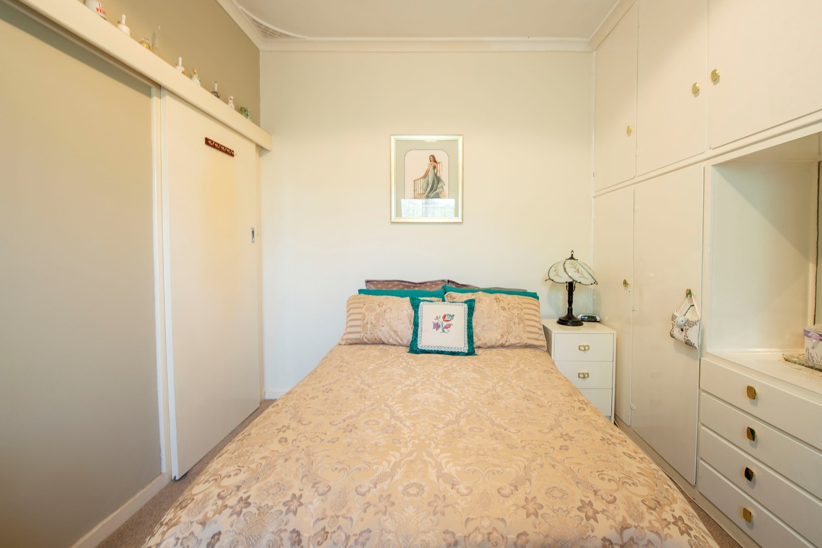 Beautiful Mount Gambier Stone Fronted Home - Lavis Real Estate