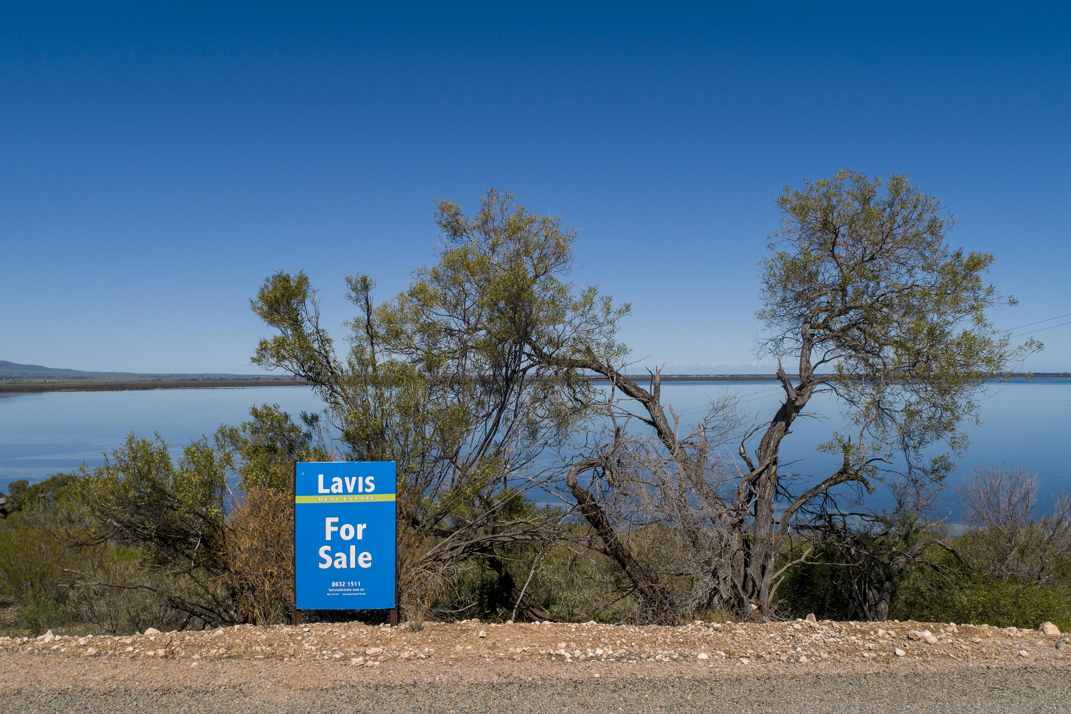 Spectacular Elevated Allotment with water – Over 2,000m² - Lavis Real ...