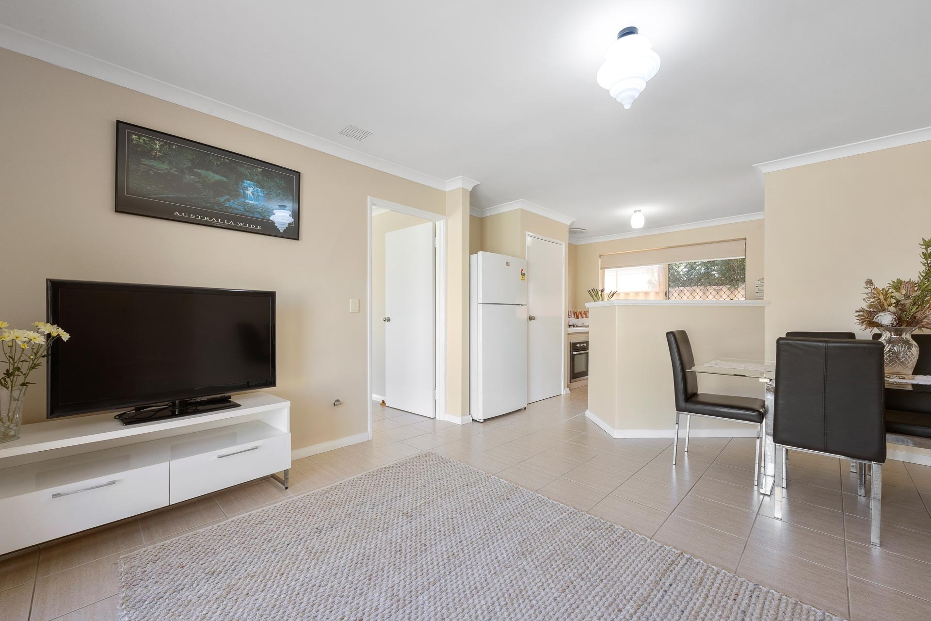 BEAUTIFUL CUL-DE-SAC LOCATION - Majestic Central Estate Agents