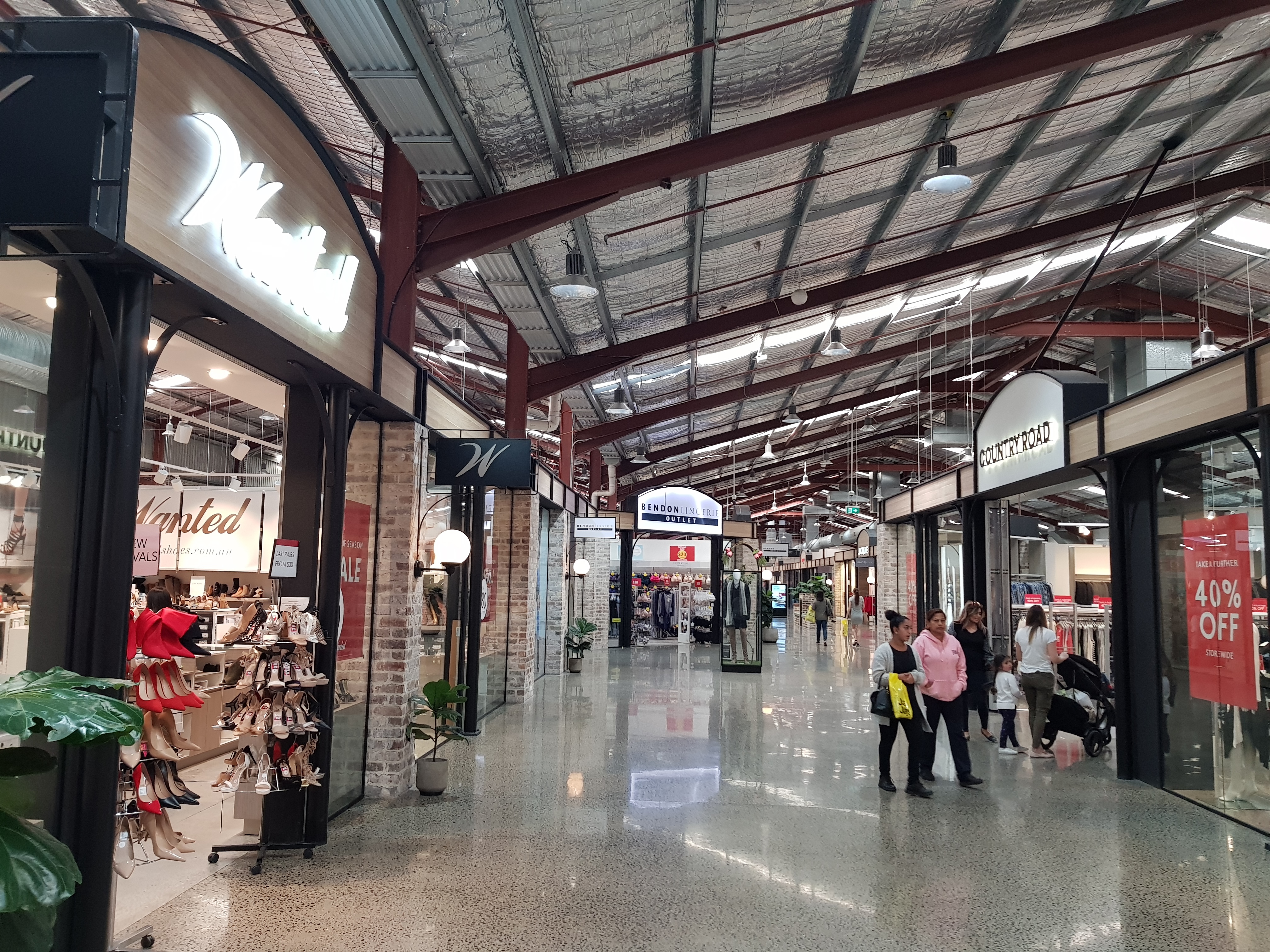 Metro Commercial - PRIME RETAIL IN SYDNEY’S NEWEST OUTLET CENTRE ...