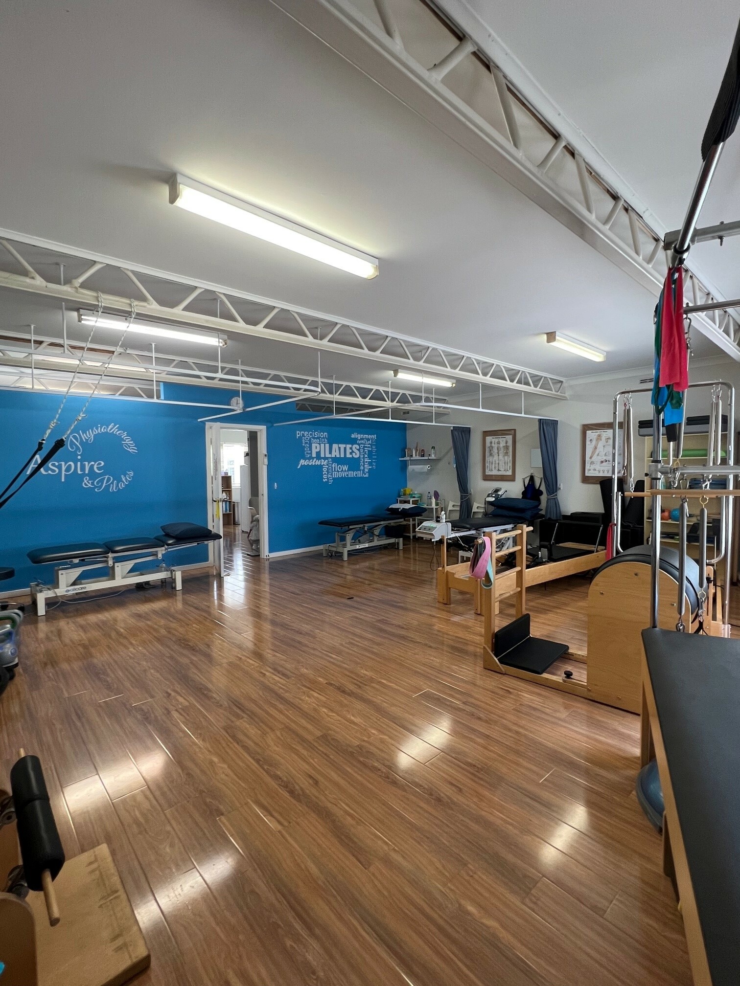 Metro Commercial - BRIGHT AND LARGE SPACE IN THE HEART OF THE SPOT ...