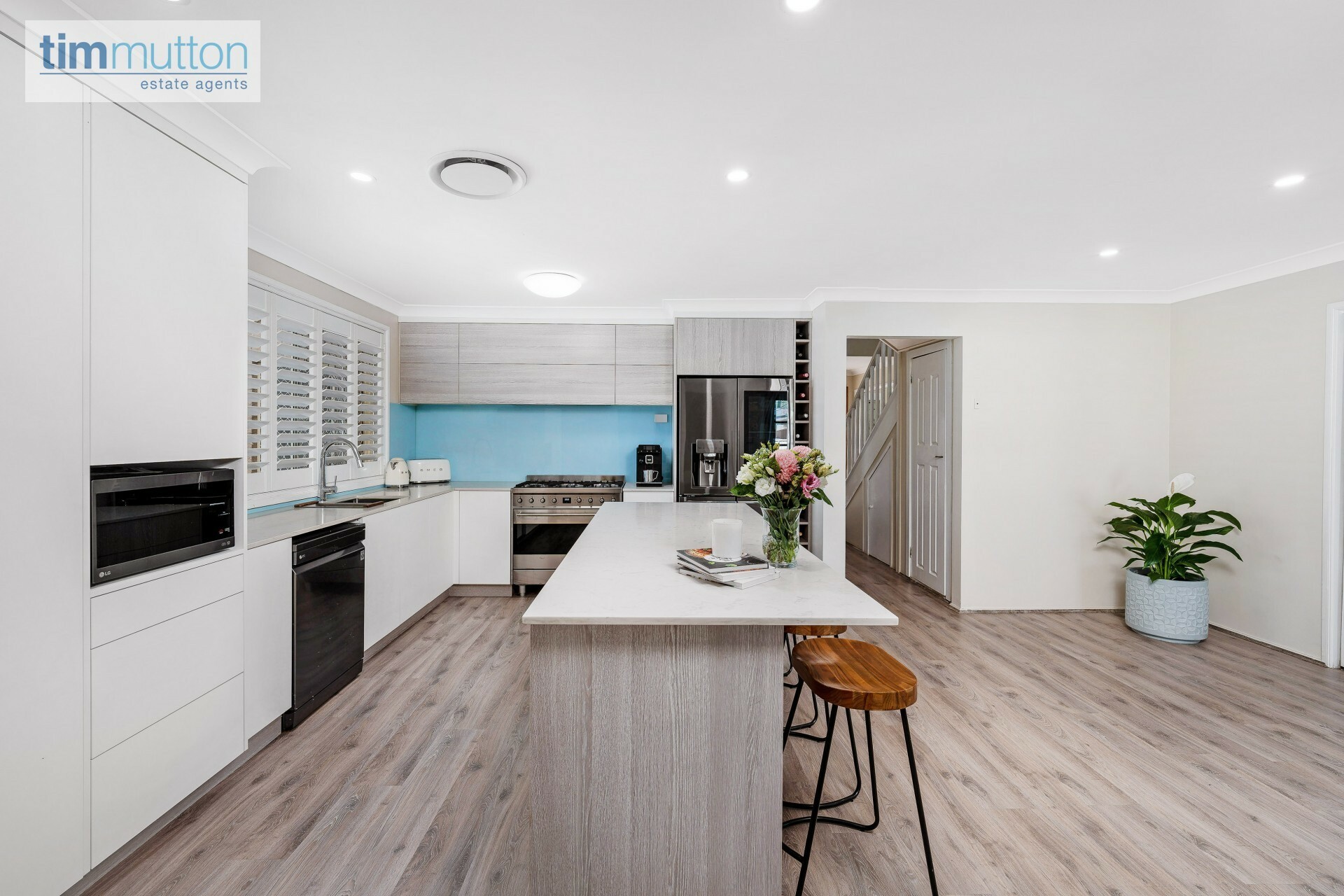 Tim Mutton Estate Agents - Luxurious Entertainers Home With Resort Style Setting