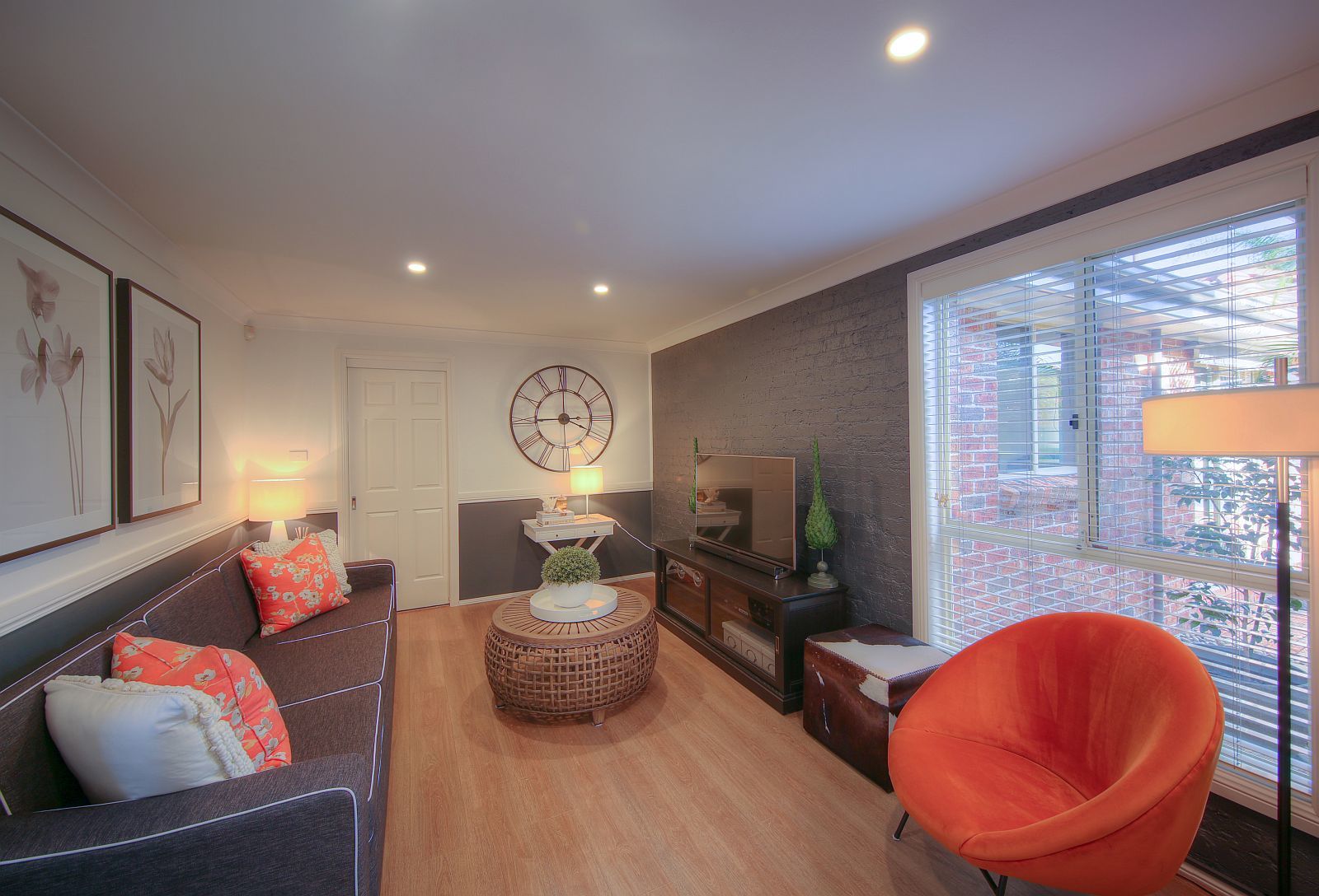 STUNNING EXECUTIVE HOME & SEPARATE GRANNY FLAT - Reside Real Estate