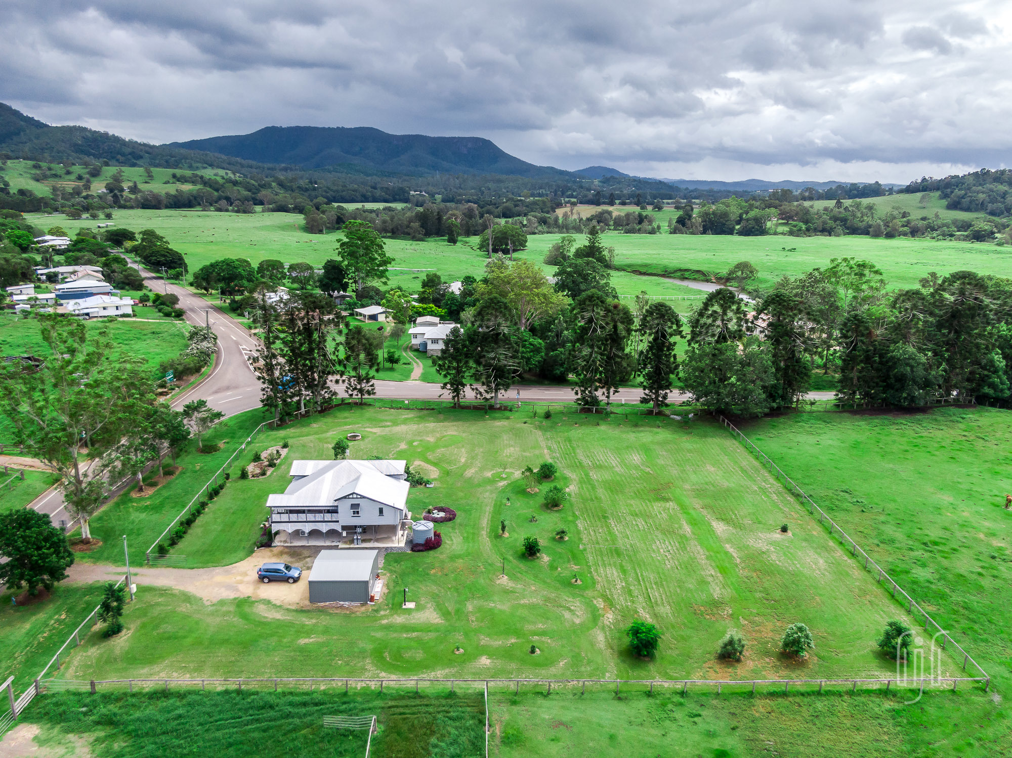 Ron Jeffery Realty - ICONIC HOME ... A KENILWORTH LANDMARK!