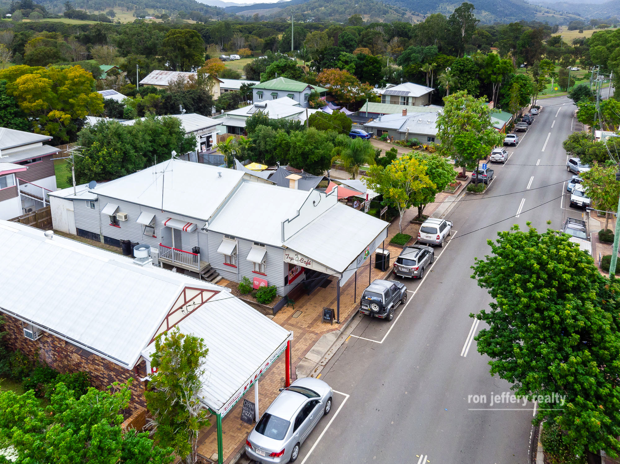 Ron Jeffery Realty - TOP CAFE - KENILWORTH QLD