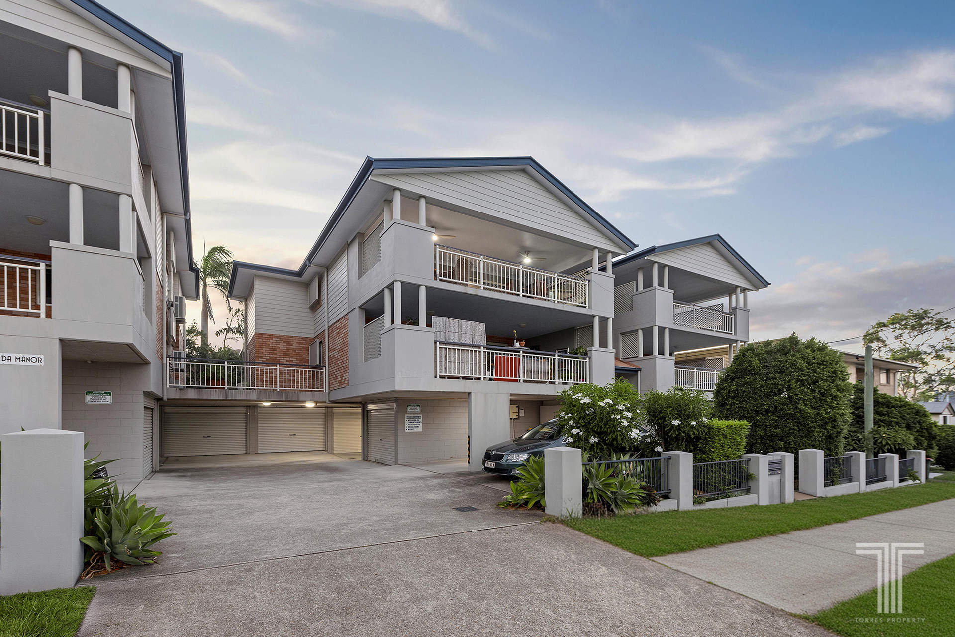 Top Floor Residence In Quiet Complex of 8 - Torres Property