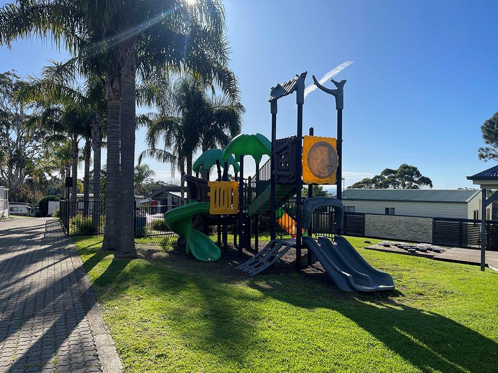EXCLUSIVE OPPORTUNITY: MOLLYMOOK CARAVAN PARK, PRIME LOCATION FHGC - 462CPF