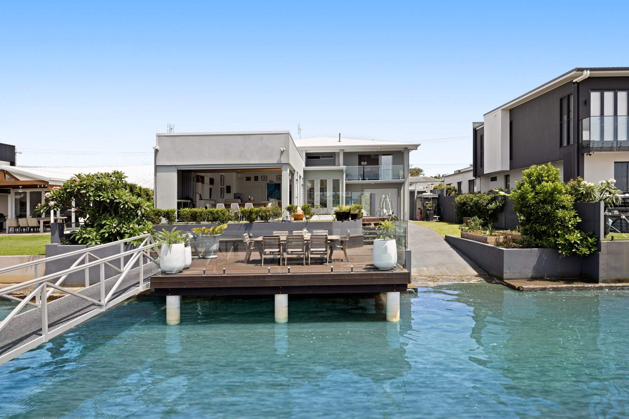 Prestige Waterfront Locale, Deep Water Access - Sunshine Coast Real ...