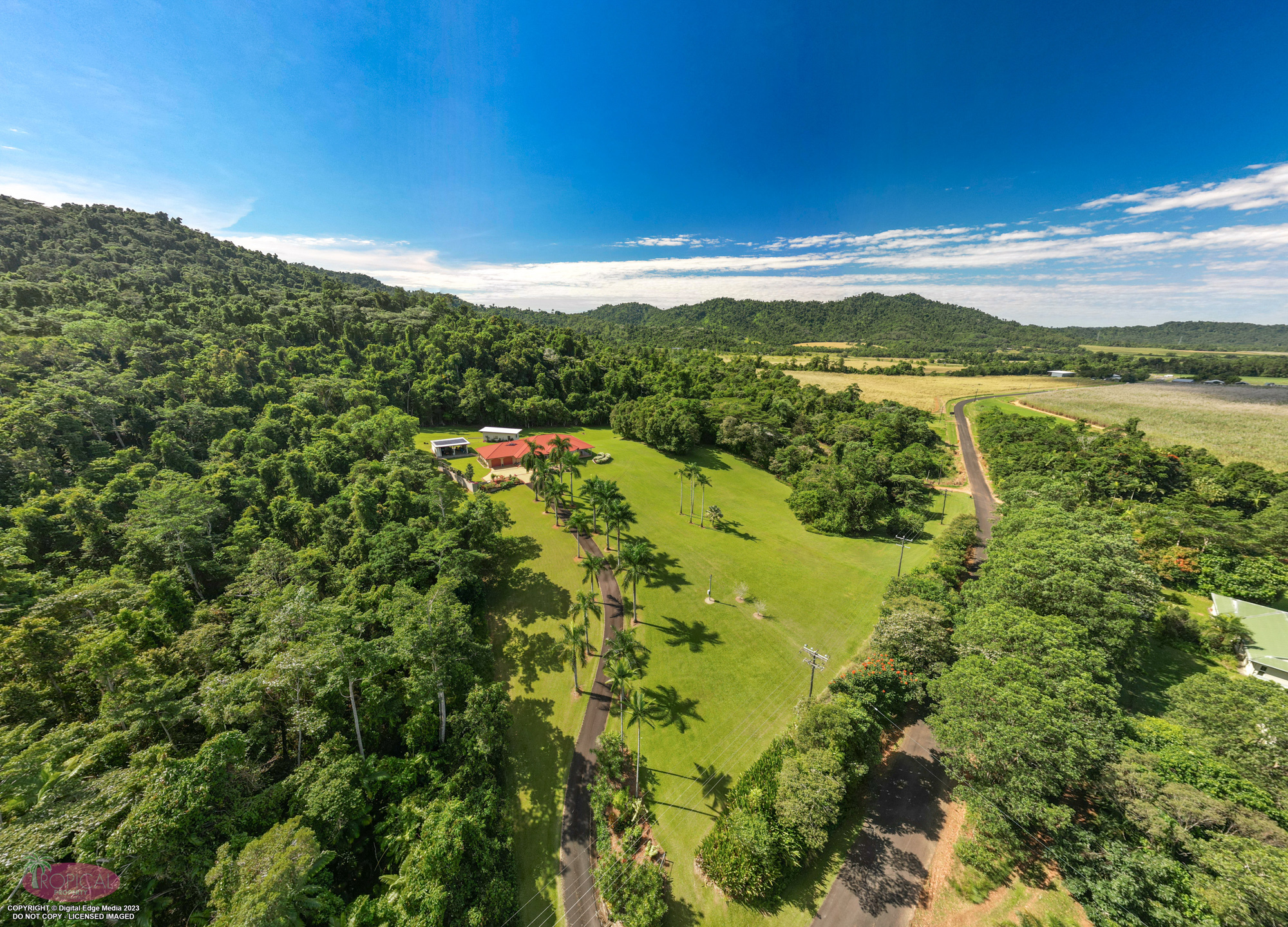 Tropical Property Mission Beach - Sprawling Ken Fox Home with 2 Sheds ...