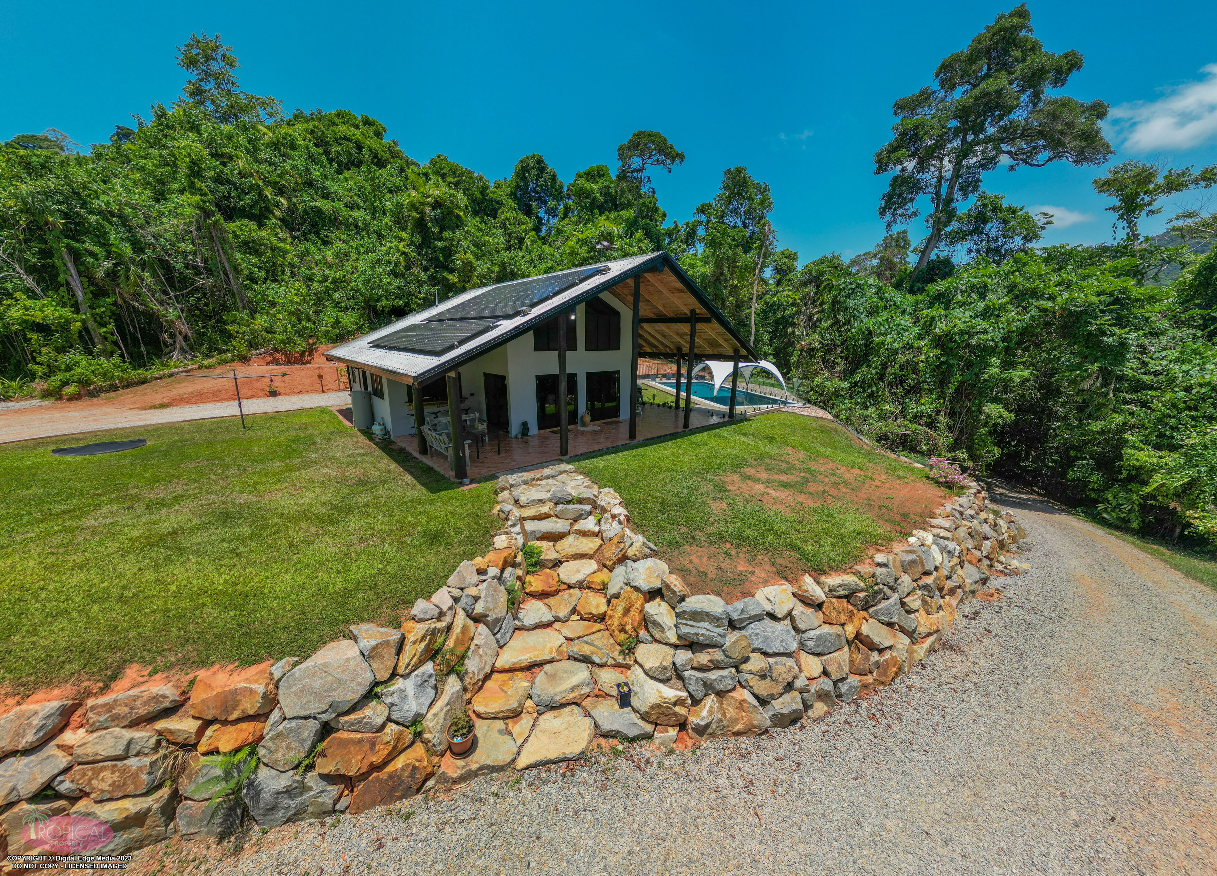 Tropical Property Mission Beach - 3 Acres of Beautiful Bingil Bay Privacy