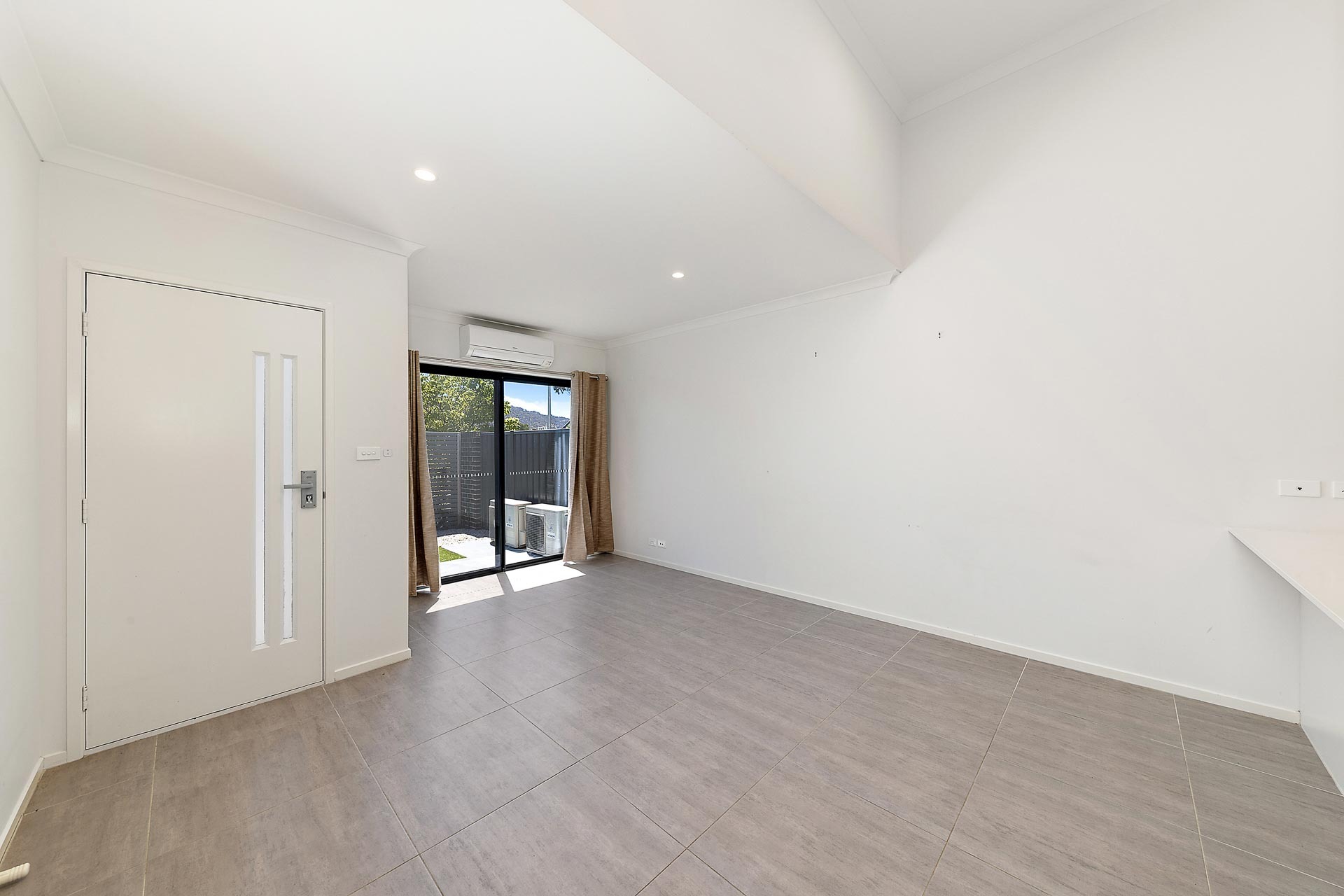 Urban Property Canberra - Stylish & Spacious Modern Townhouse in Gordon ...