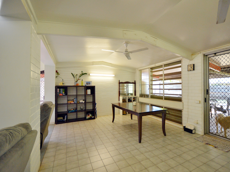 Weipa Real Estate - FAMILY FRIENDLY HOME CLOSE TO LOCAL SCHOOLS!