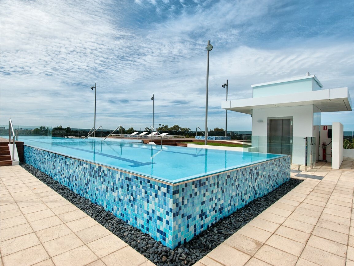 Queen Riverside Apartment