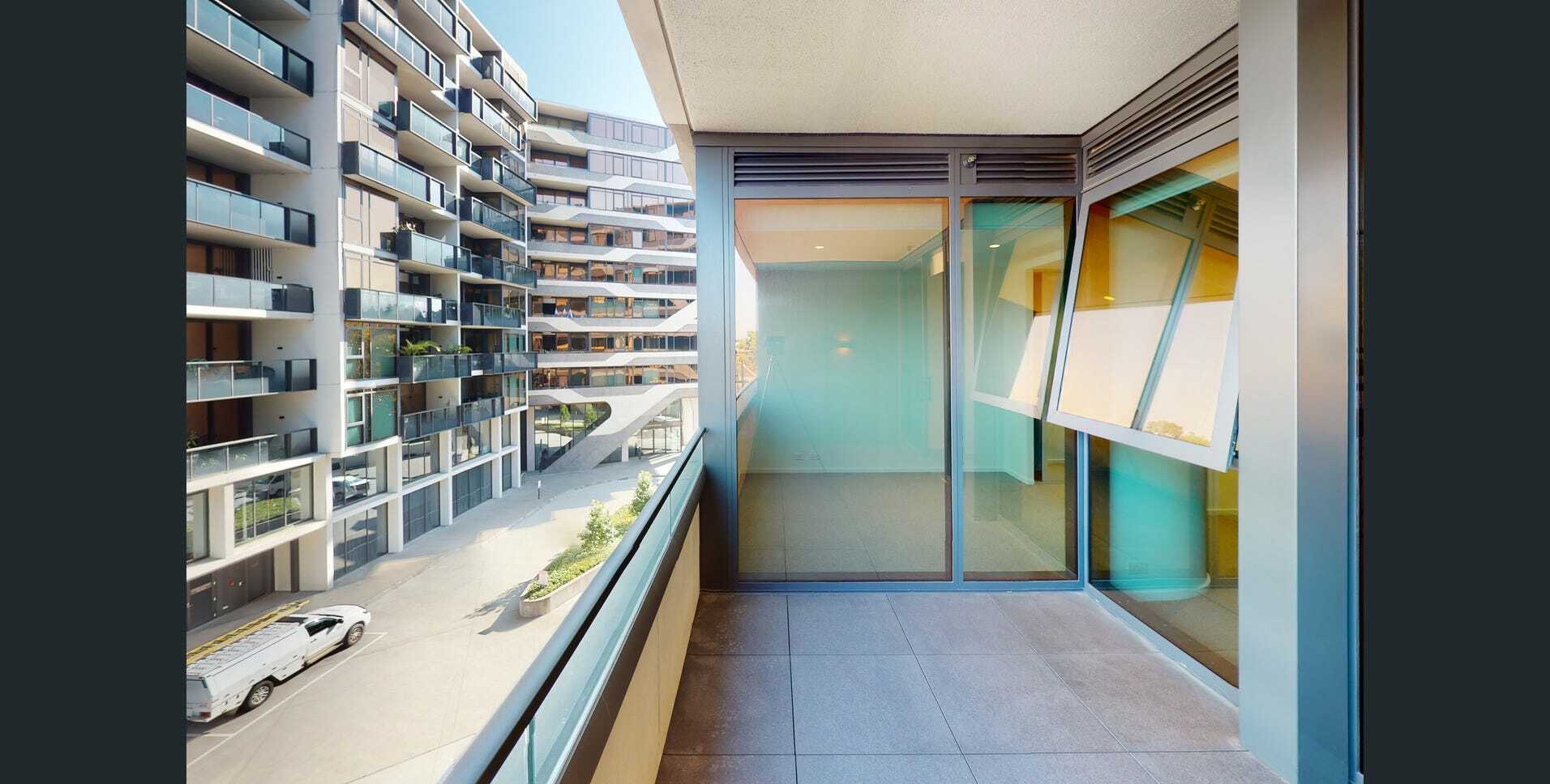 Yorkshire Property - Bright 2 Bedder In Prime Corner Position